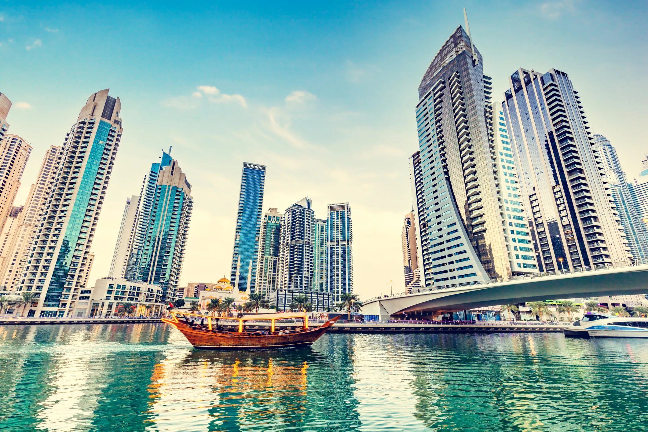 UAE Tour Packages - Get Affordable UAE Visas to Enjoy Wonders